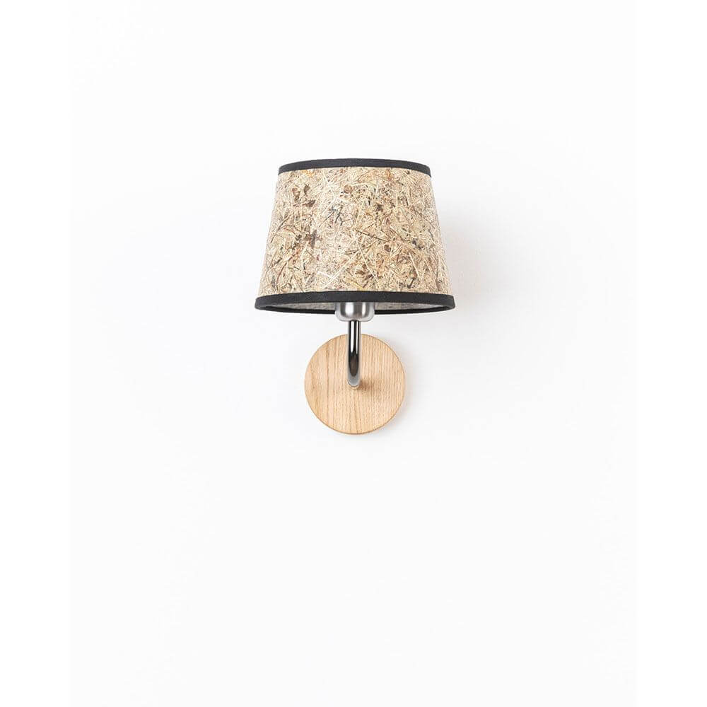 Discreet wall light made of hay round | skapetze®